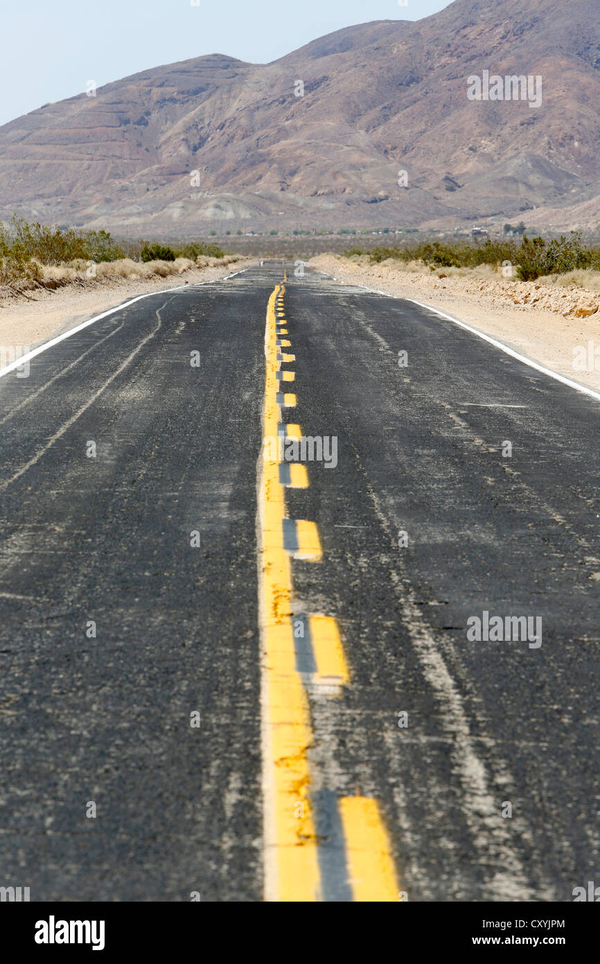 Haze roads hi-res stock photography and images - Alamy