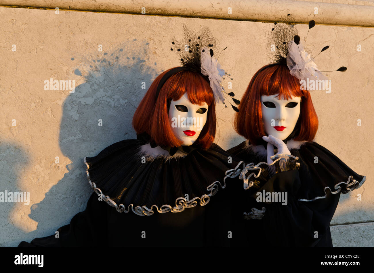 Venetian masquerade masks hi-res stock photography and images - Alamy