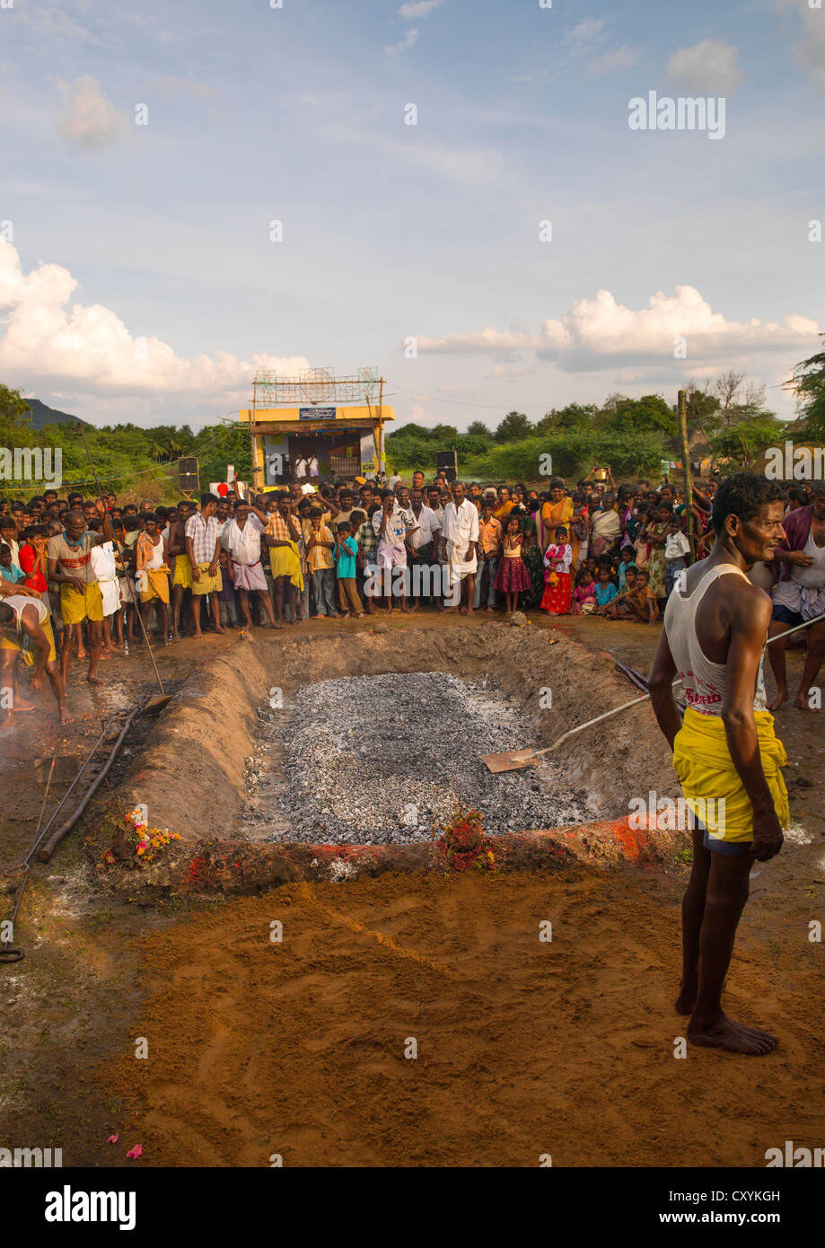 Fire walking ritual in india hi-res stock photography and images - Alamy