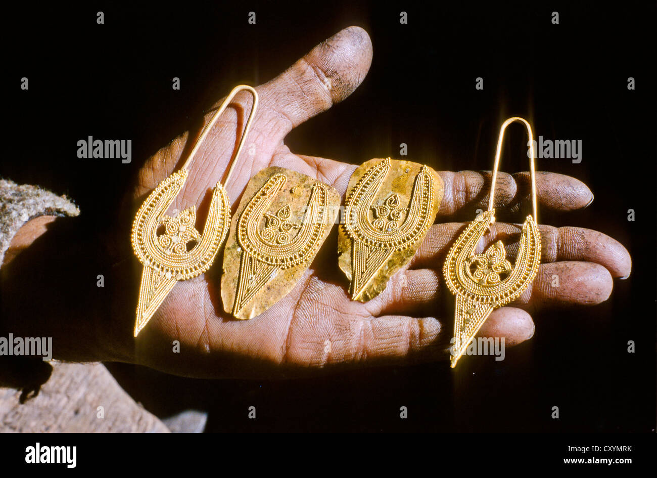 Indian goldsmiths hi-res stock photography and images - Alamy