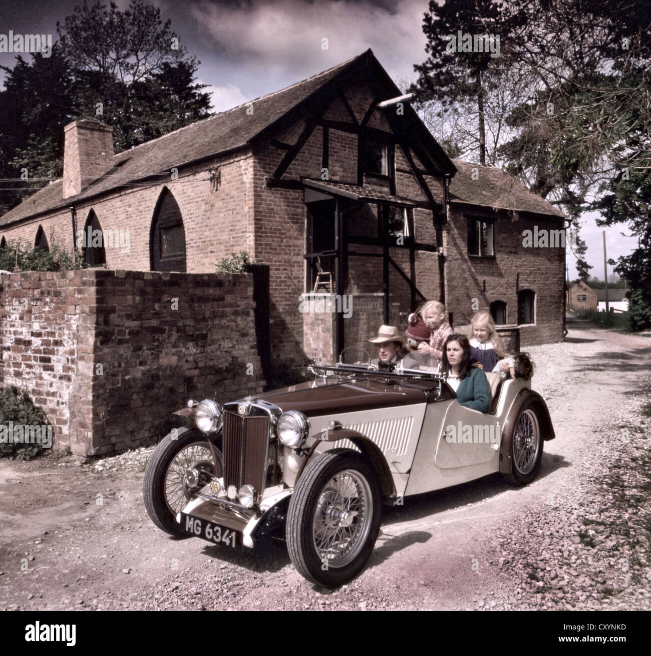English village 1930s hi-res stock photography and images - Alamy