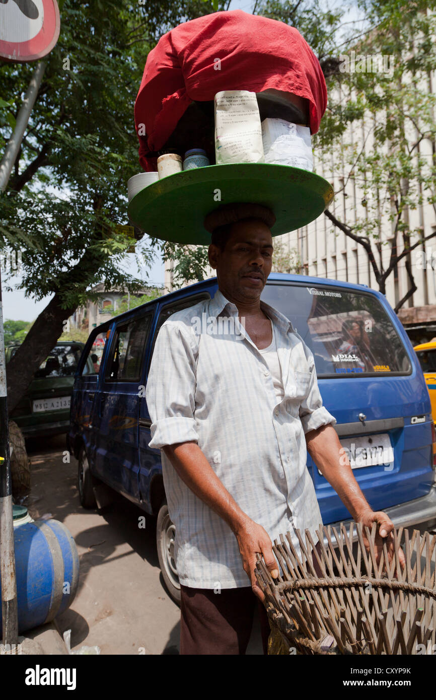 Carrying Loads on the Head in Kolkata, India Stock Photo - Alamy