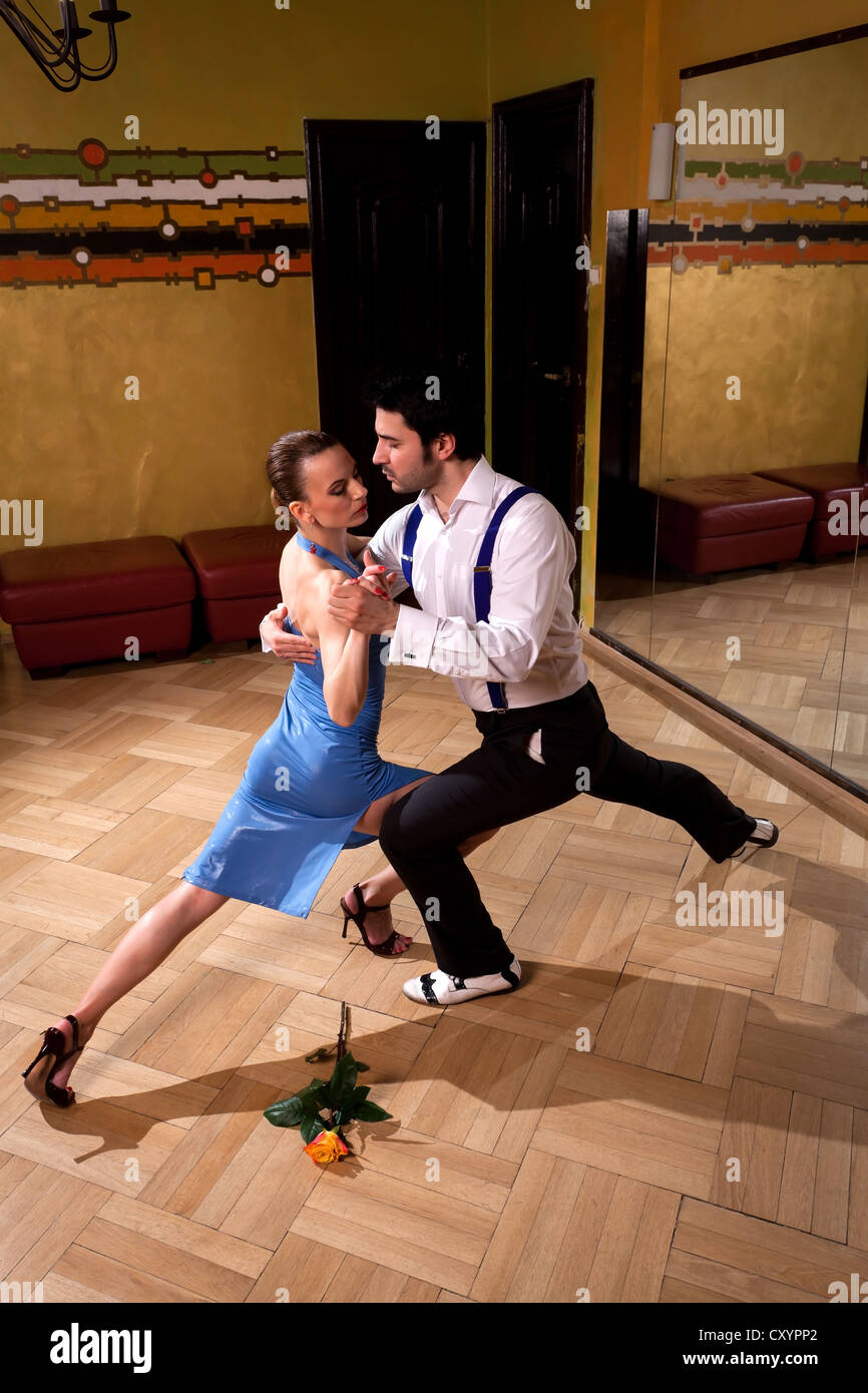 Tango Pose Stock Photos & Tango Pose Stock Images - Page 3 - Alamy