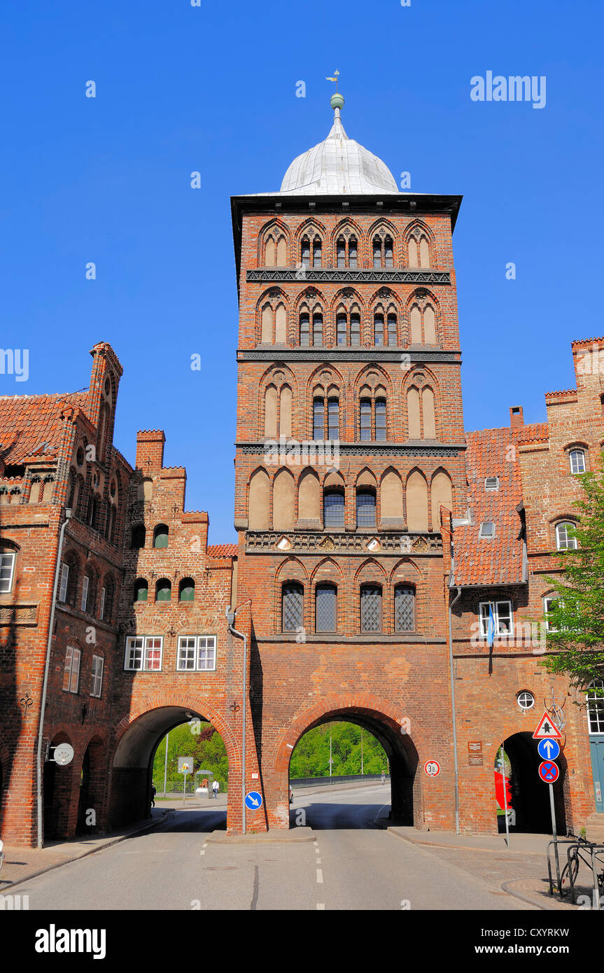 Burgtor hi-res stock photography and images - Alamy