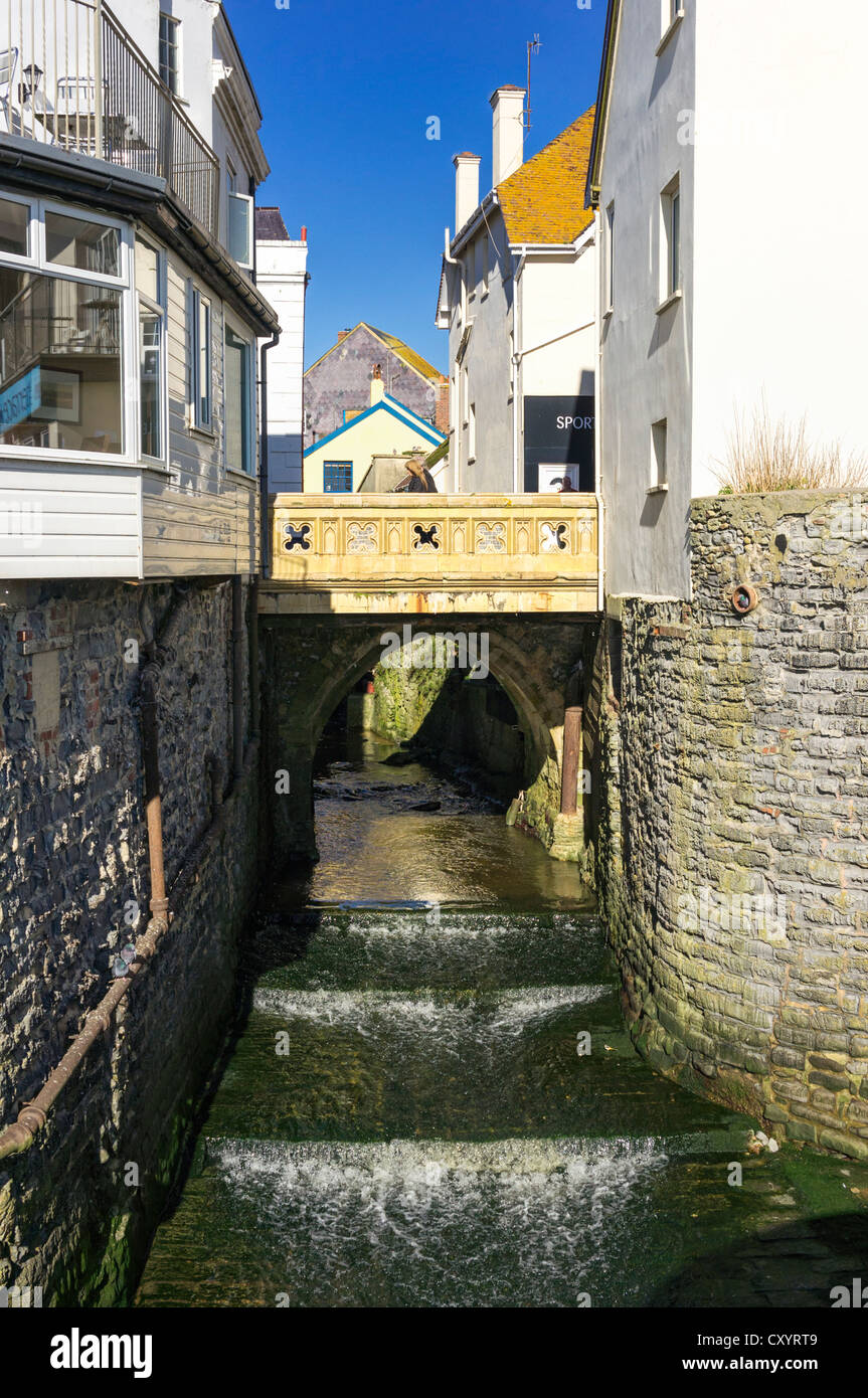 Buddle Bridge over the Lym river in Lyme Regis, Dorset, UK Stock Photo ...