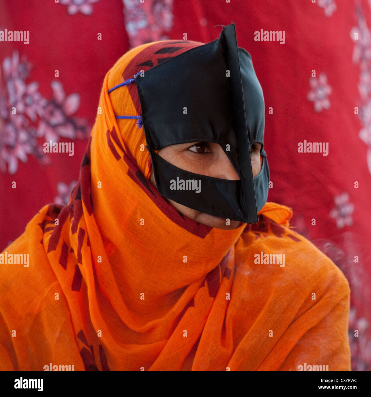 Omani burqa hi-res stock photography and images - Alamy