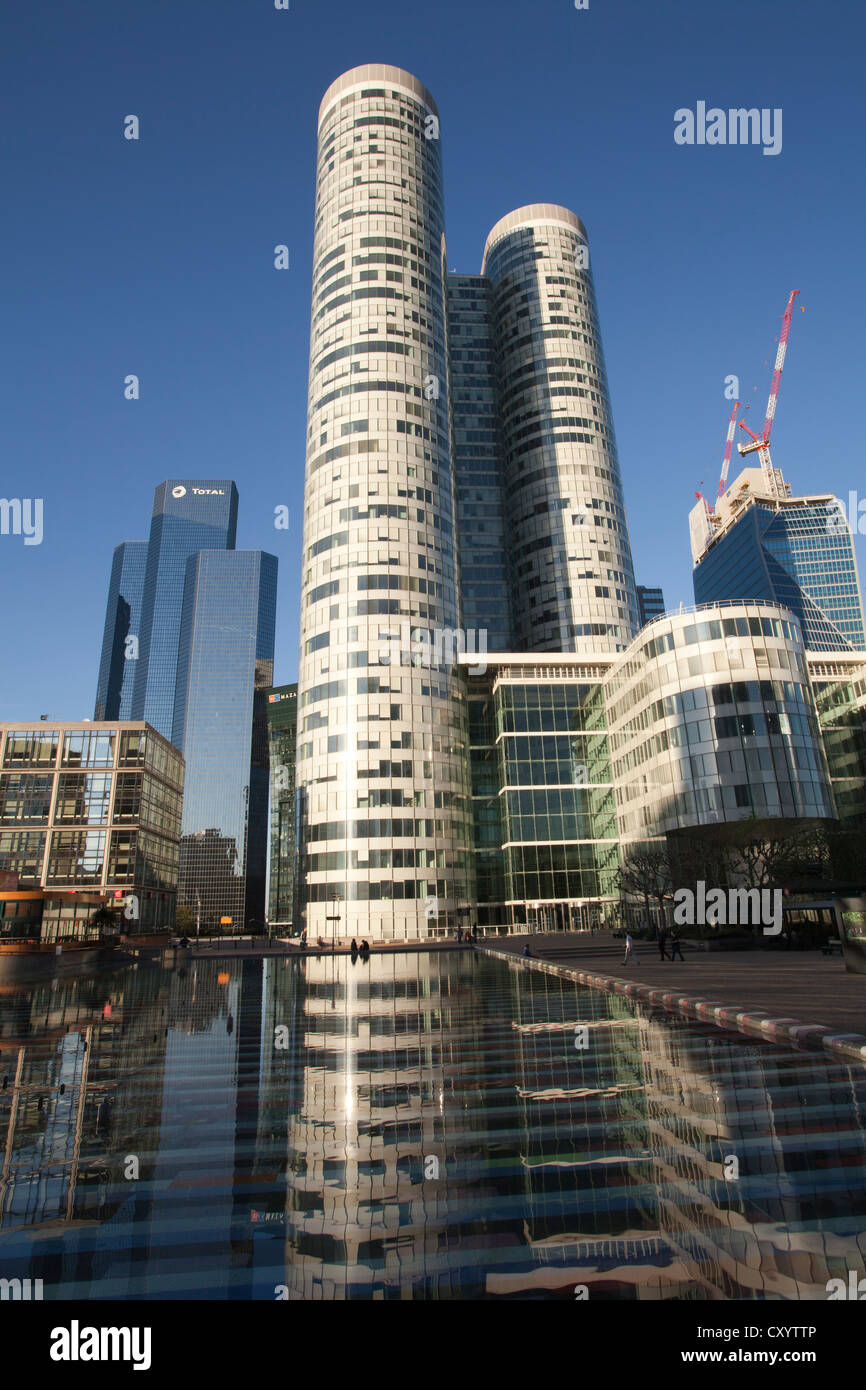 La defense paris hi-res stock photography and images - Alamy