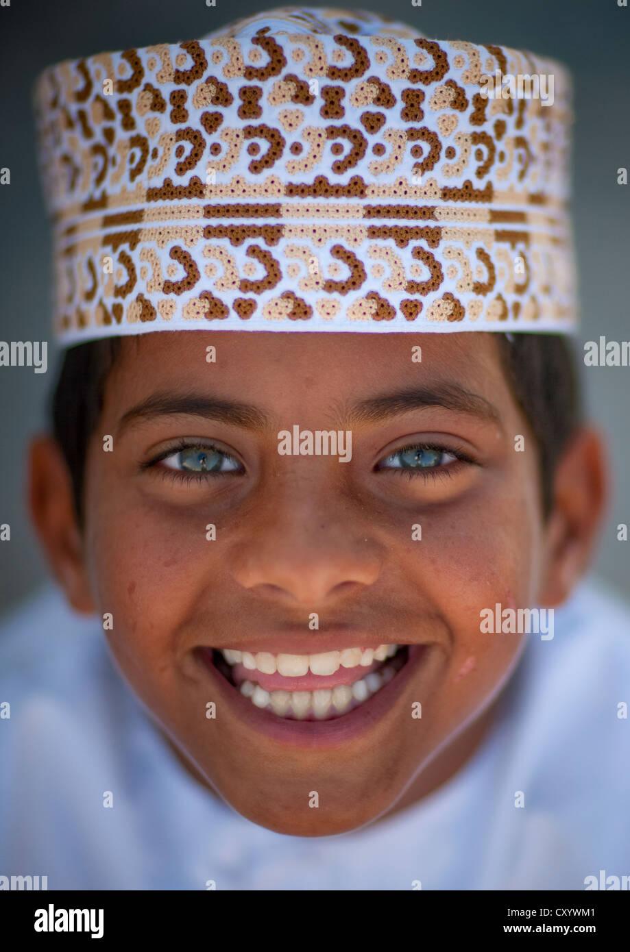 Smiling Omani Child High Resolution Stock Photography and Images - Alamy