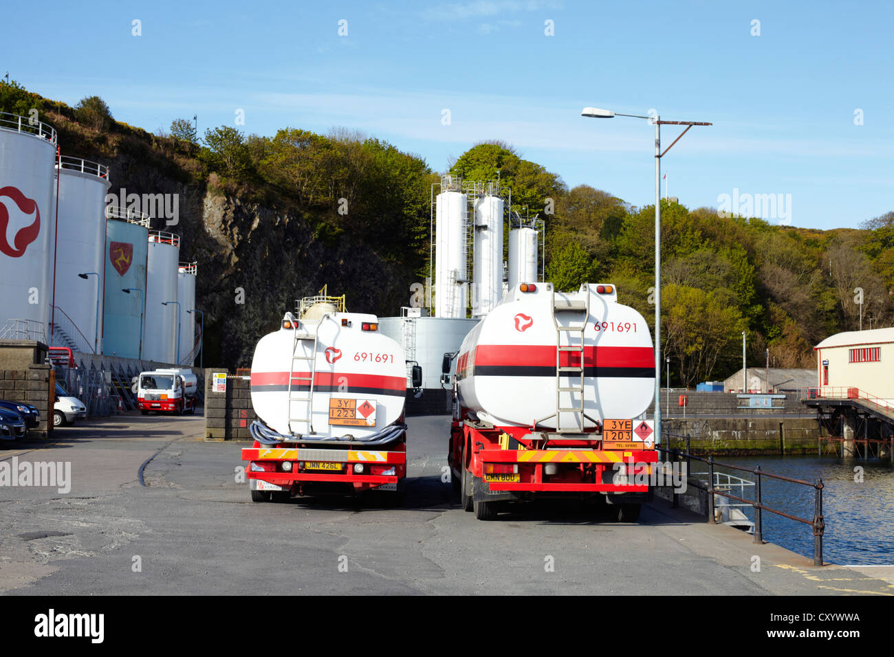 Tanker lorries hi-res stock photography and images - Alamy