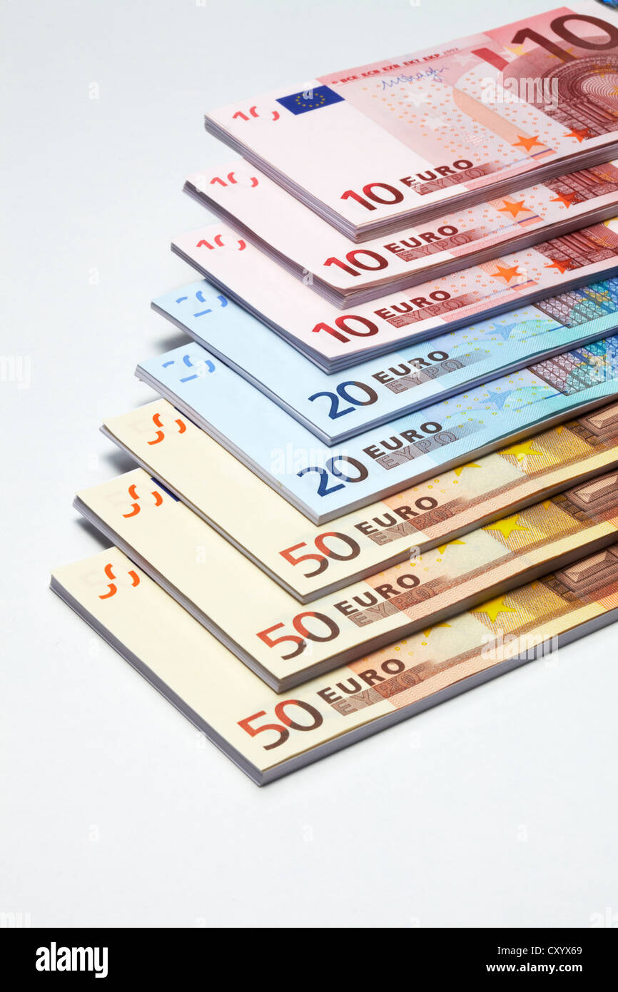 Stack of Euro Notes Stock Photo - Alamy