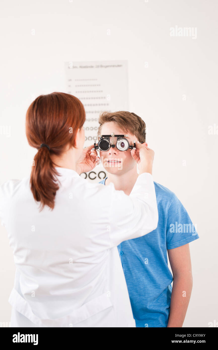 Pair of male human eyes hi-res stock photography and images - Alamy