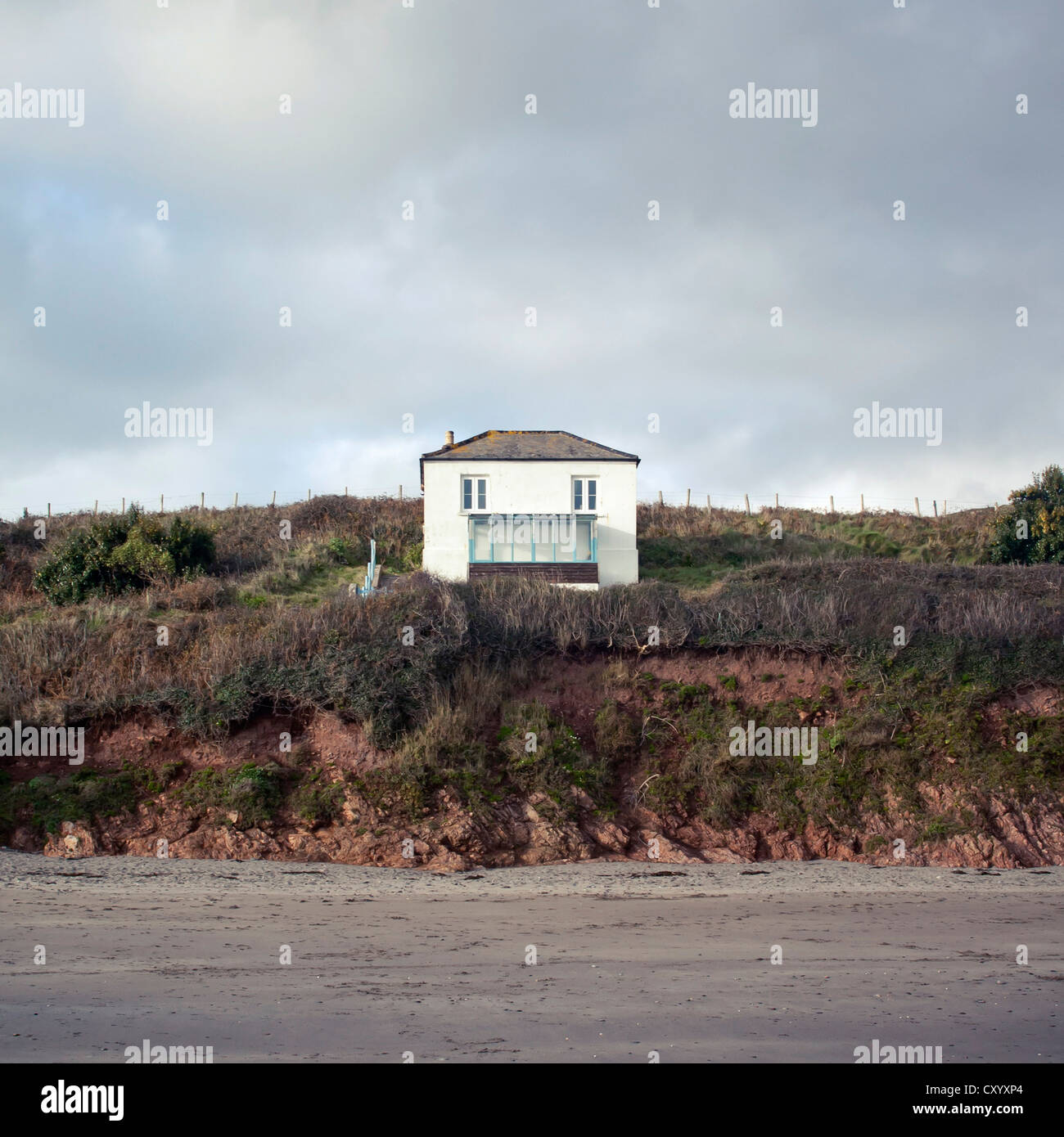 Uk cliff house hi-res stock photography and images - Alamy