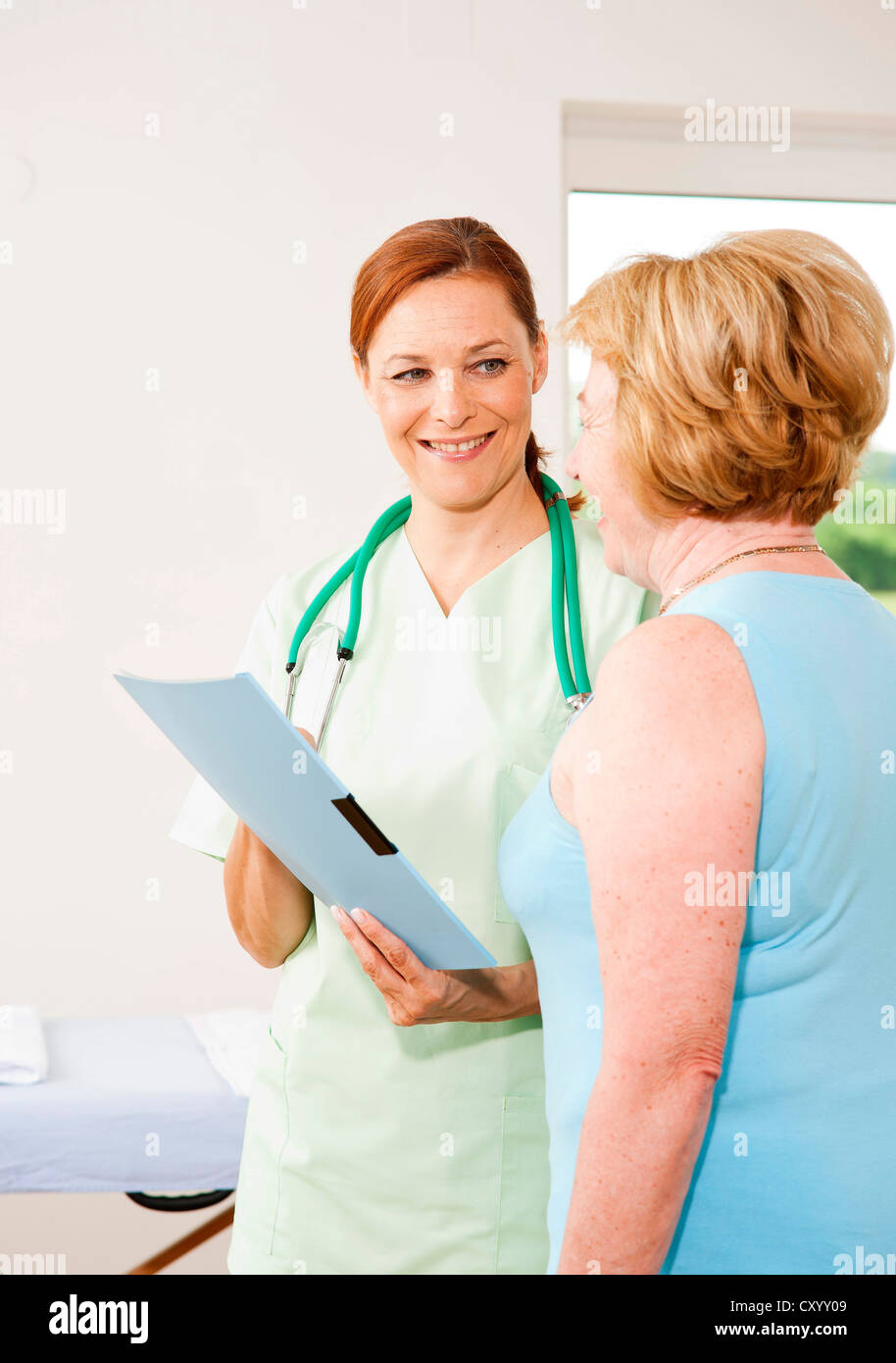 Woman in consultation gp hi-res stock photography and images - Alamy