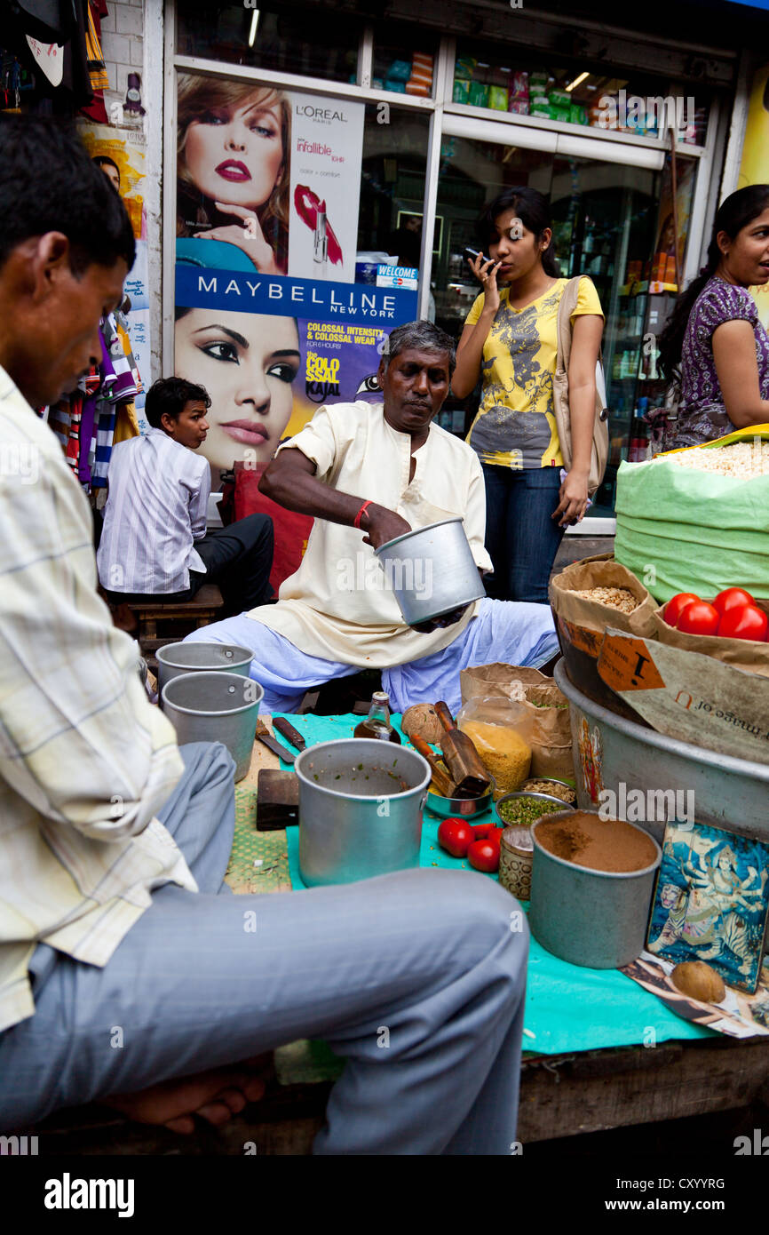 Typical Street Sellers in Kolkata, India Stock Photo - Alamy