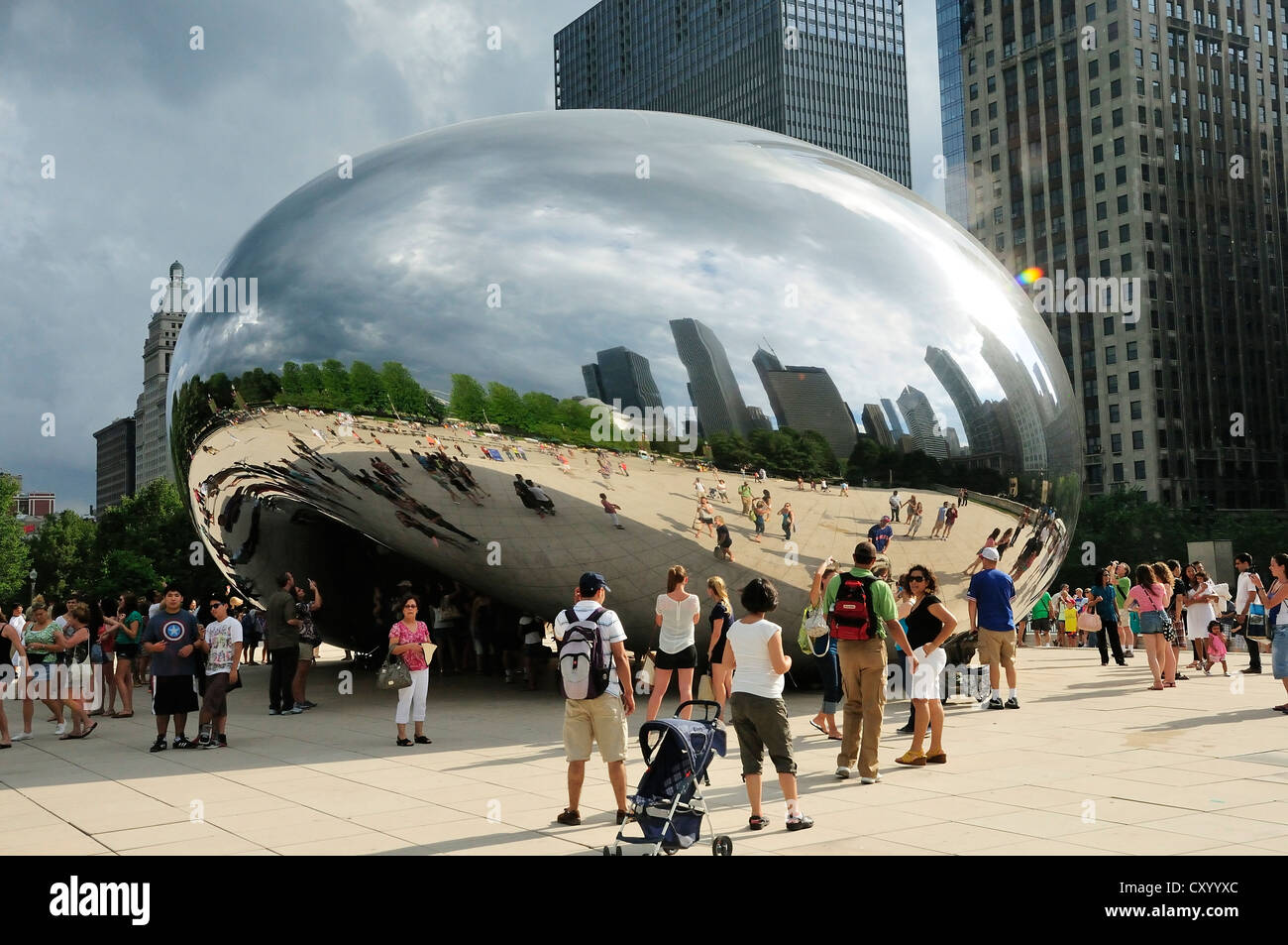Chicago Bean or "Cloud Gate" sculpture in Millennium Park in Chicago ...
