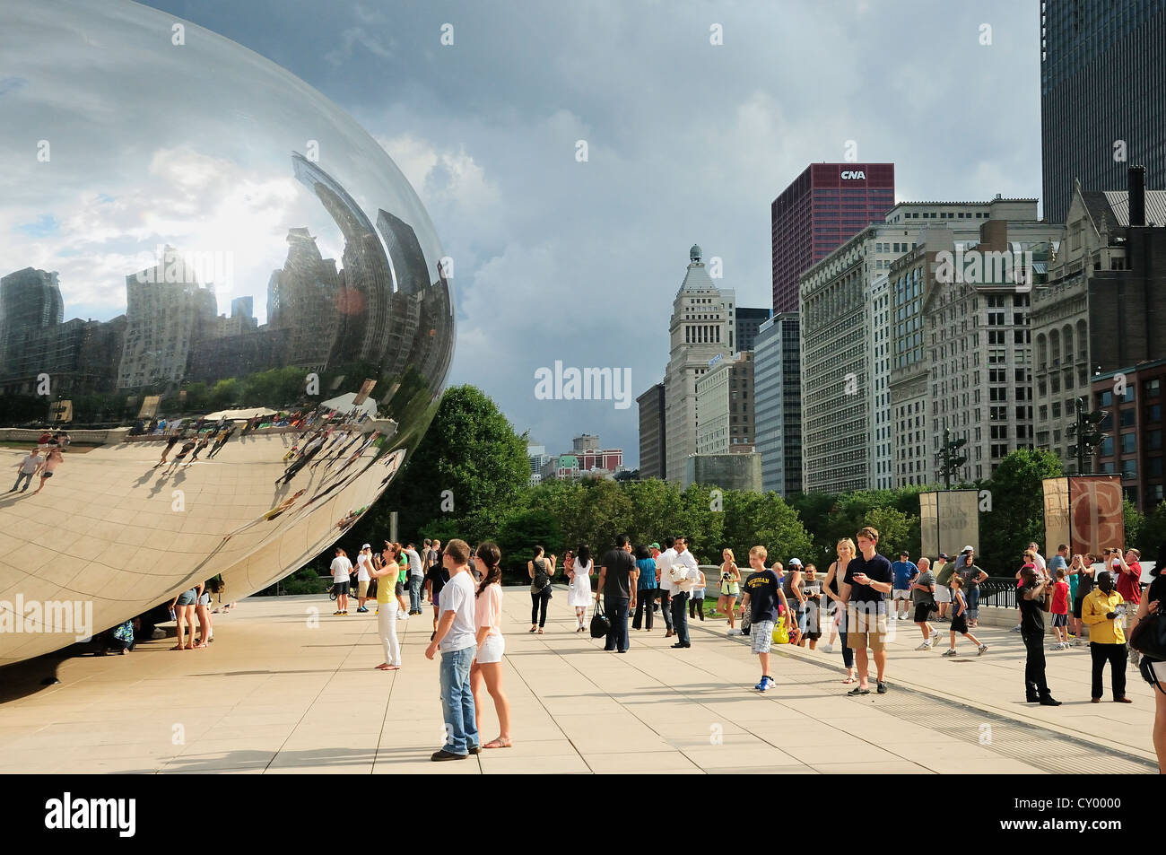 Chicago Bean or "Cloud Gate" sculpture in Millennium Park in Chicago ...