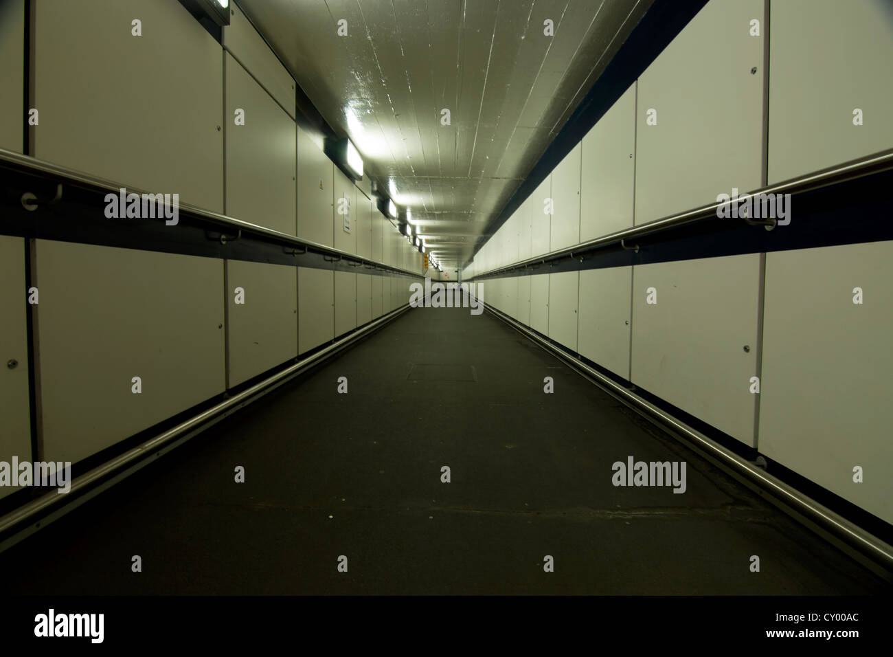 York railway station hi-res stock photography and images - Alamy