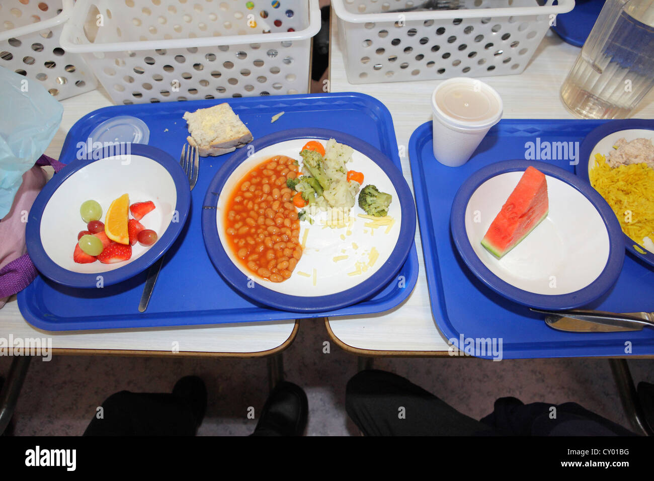 healthy school dinners served in London Primary School. Hot healthy ...