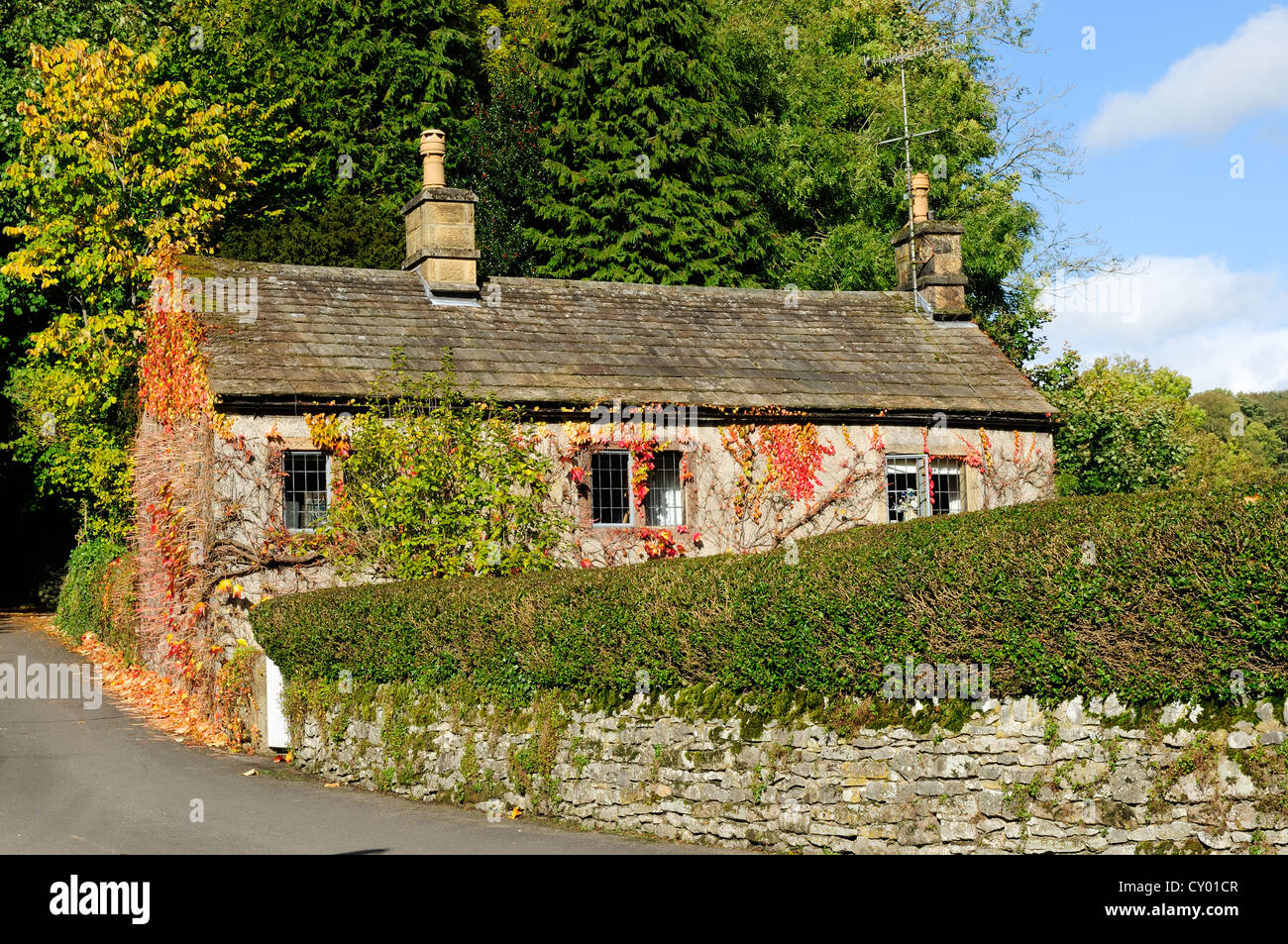 The Derbyshire Hamlet of Alport.Stone Cottage Stock Photo - Alamy