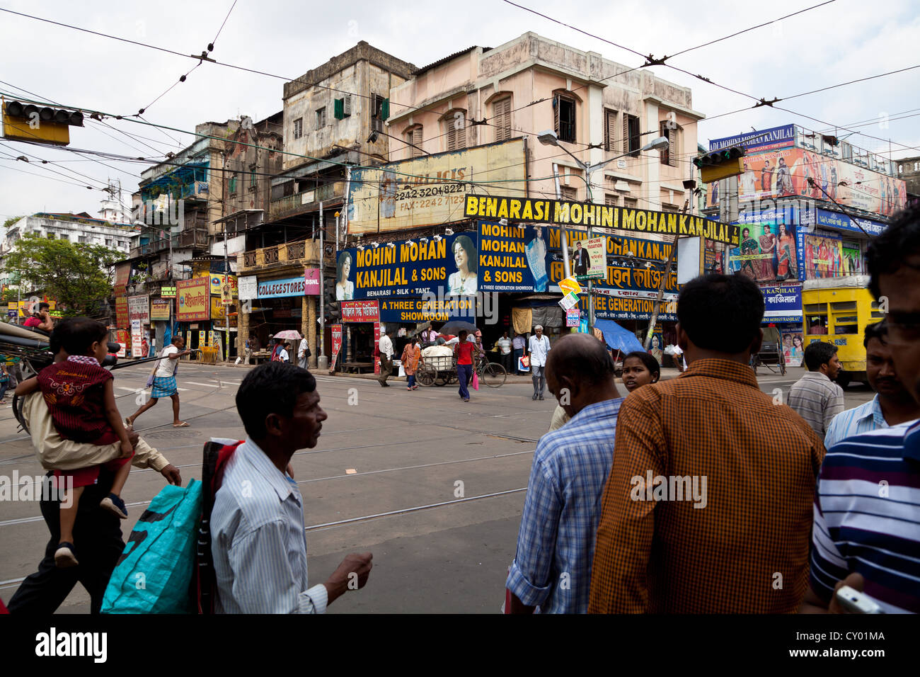 Typical kolkata street scene hi-res stock photography and images - Alamy