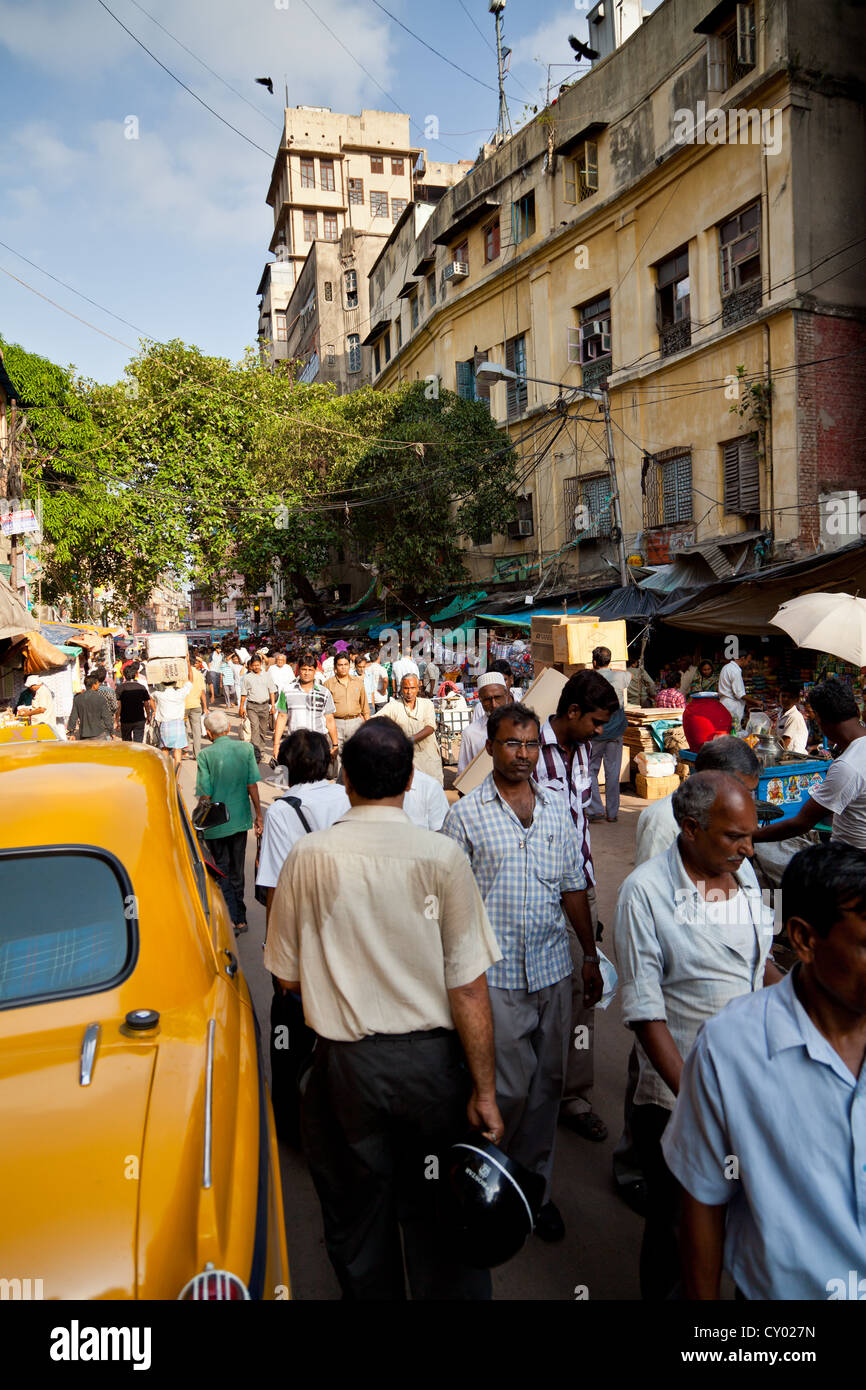 Typical kolkata street scene hi-res stock photography and images - Alamy