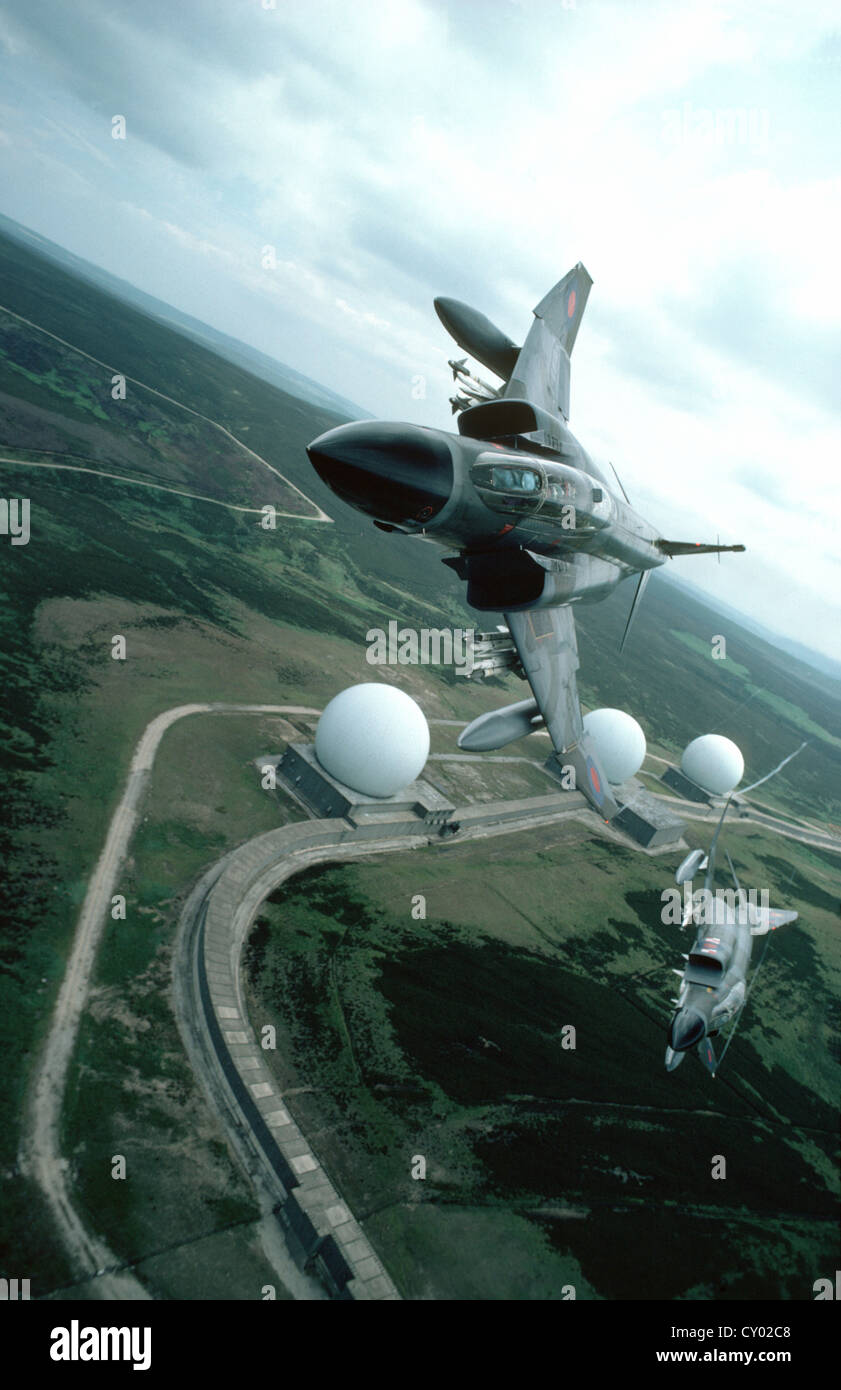 RAF Phantom flying above Fylingdales, North Yorkshire Stock Photo - Alamy
