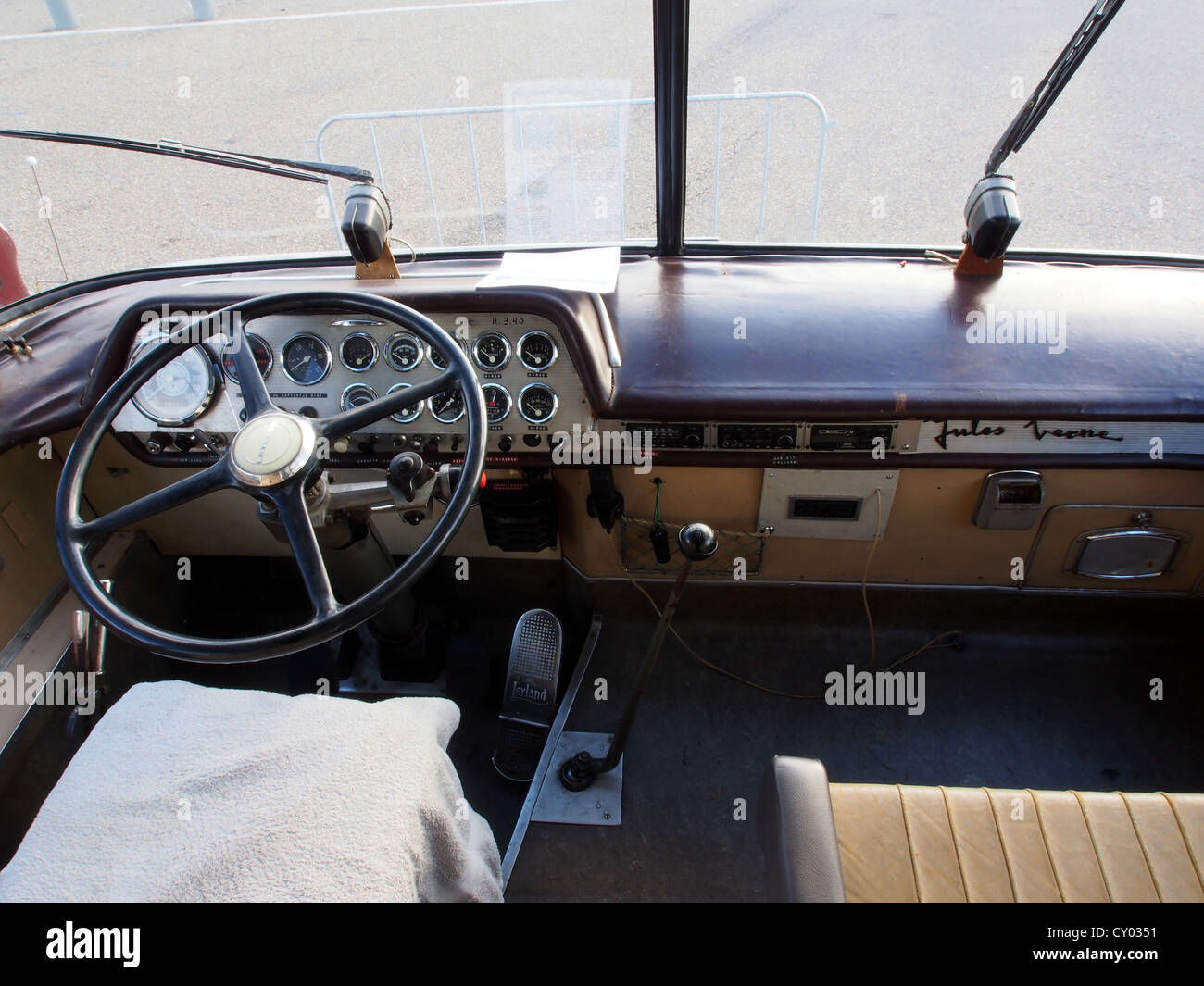 1963 Leyland Royal Tiger Cub autobus Stock Photo - Alamy