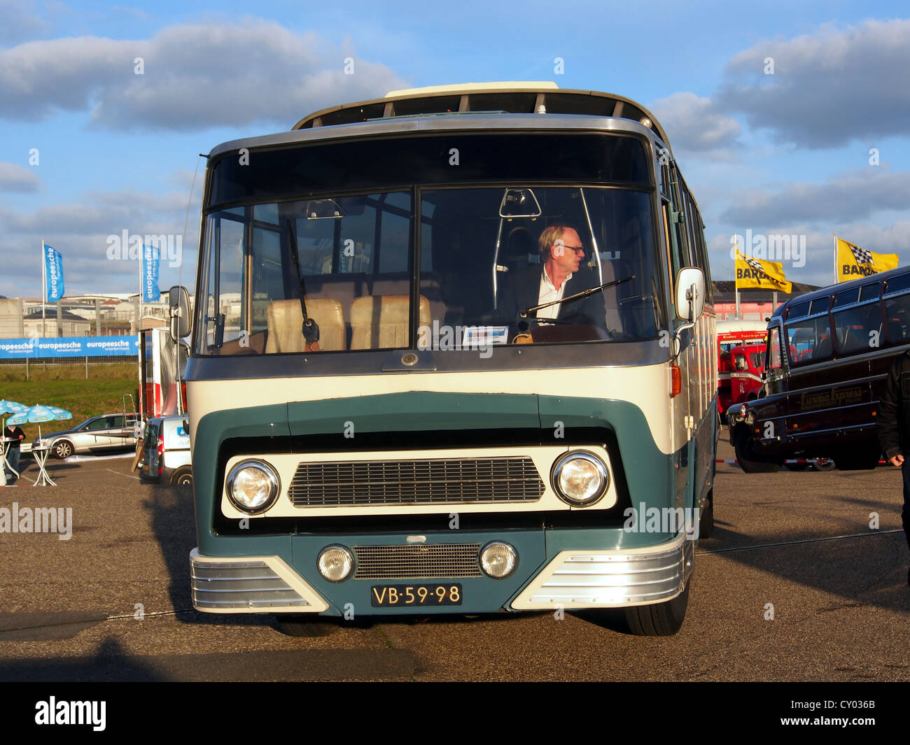1963 Leyland Royal Tiger Cub autobus Stock Photo - Alamy