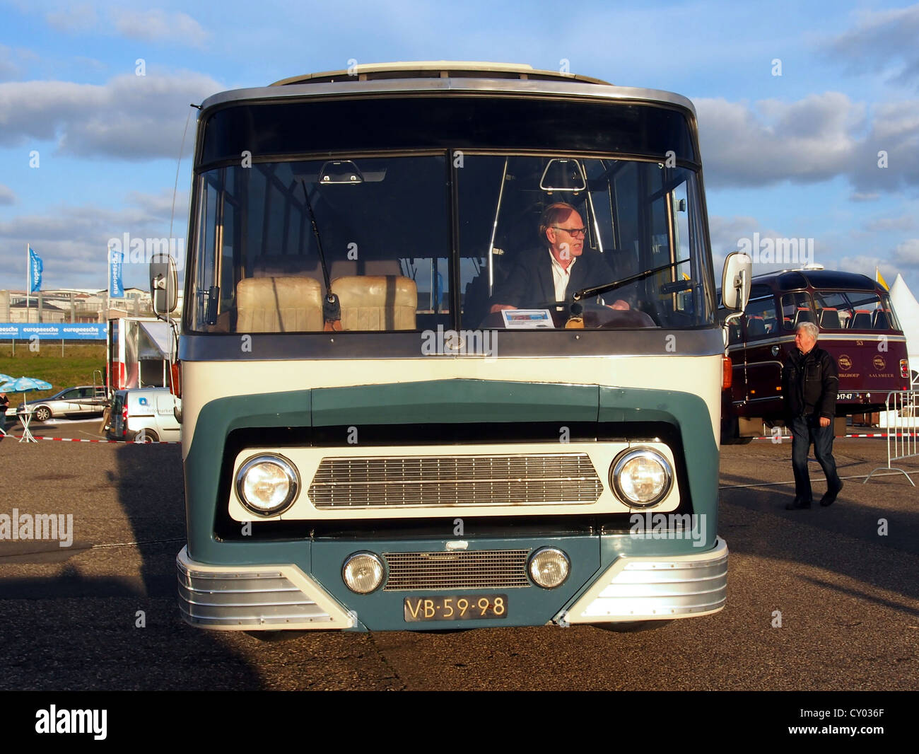 1963 Leyland Royal Tiger Cub autobus Stock Photo - Alamy