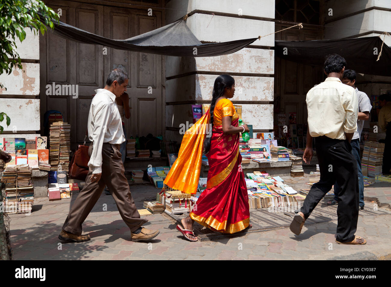 Typical Street Life in Kolkata, India Stock Photo - Alamy