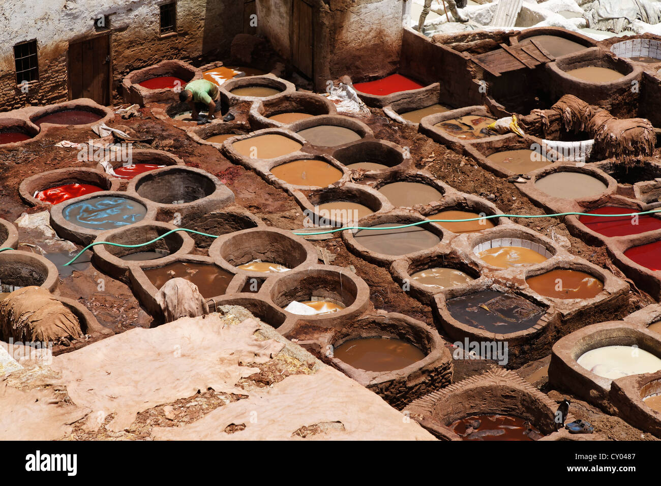 Dyeing vats tanning fez morocco hi-res stock photography and images - Alamy