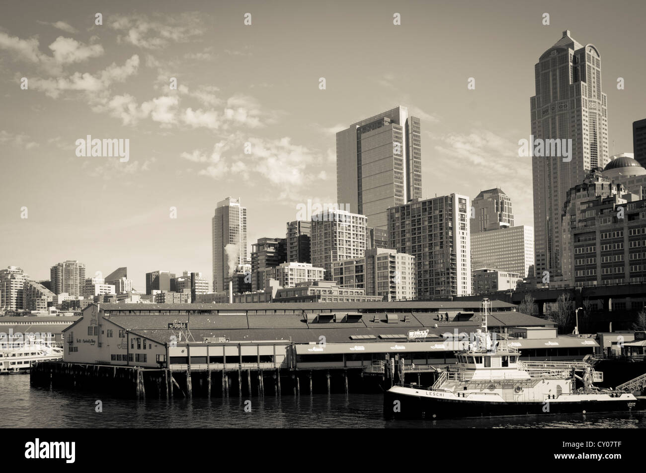 Seattle city skyline black white hi-res stock photography and images ...