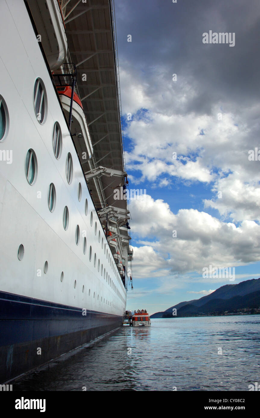 Passengers alaska hi-res stock photography and images - Alamy
