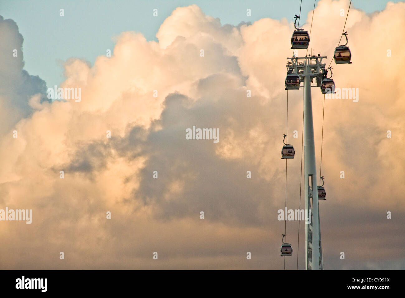 Emirates cable car hi-res stock photography and images - Alamy