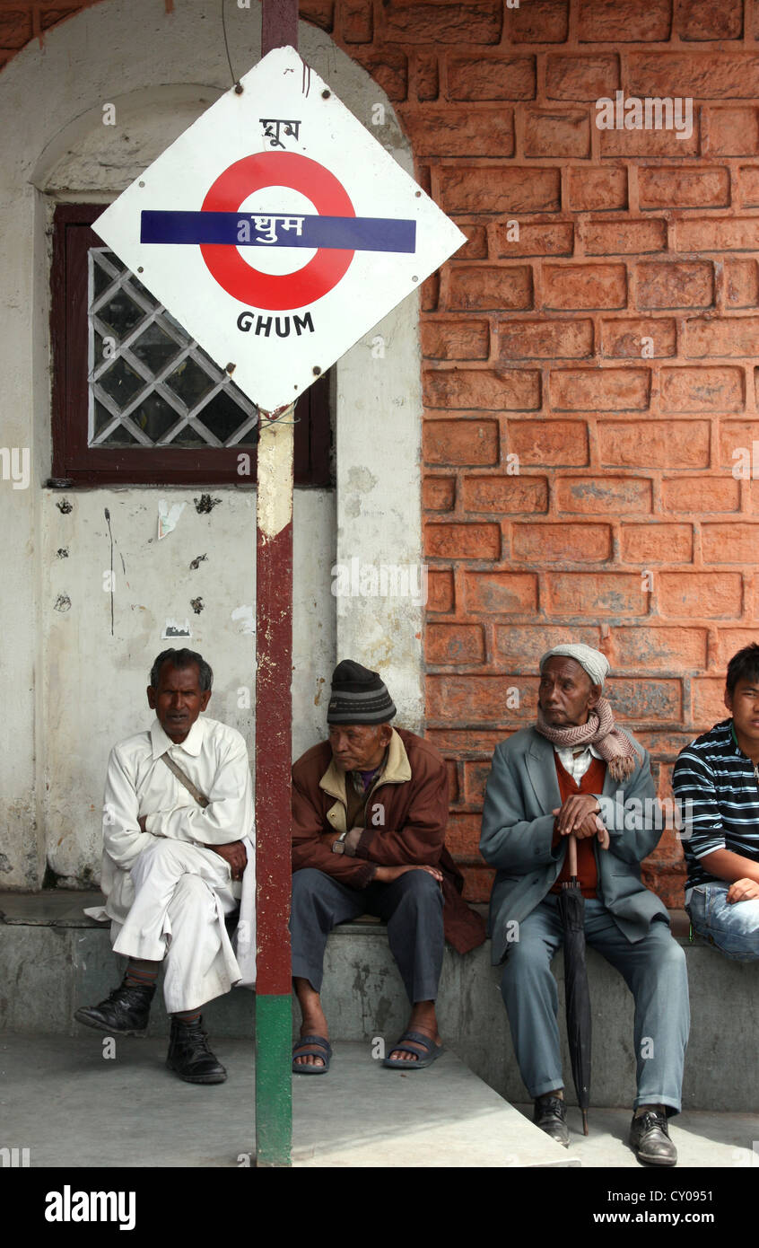 Passengers await train at Ghum, India's highest railway station Stock ...