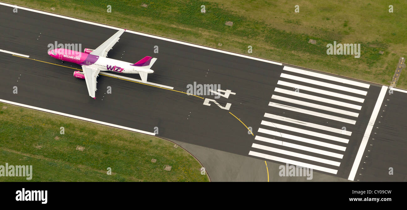 Wizz air hi-res stock photography and images - Alamy