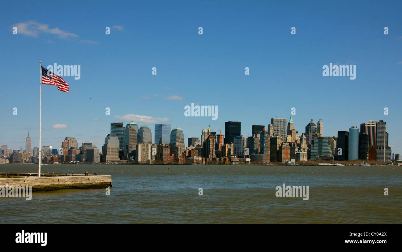 Skyline of Manhattan, American flag, New York City, New York, United ...