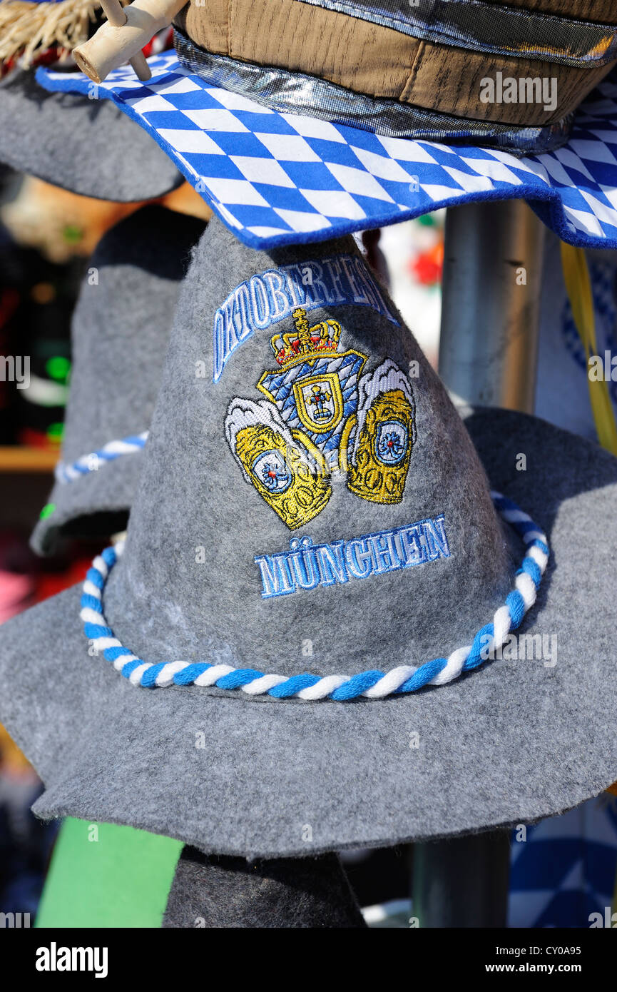 Felt hat with the wording "Oktoberfest", souvenir stall, Munich ...