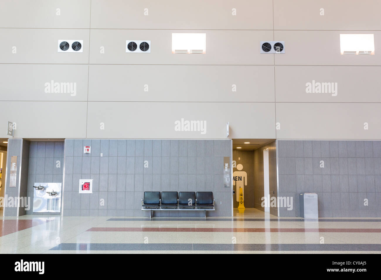 Airport restroom hi-res stock photography and images - Alamy
