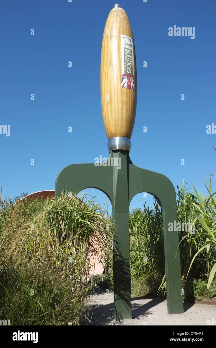 Giant trowel hi-res stock photography and images - Alamy