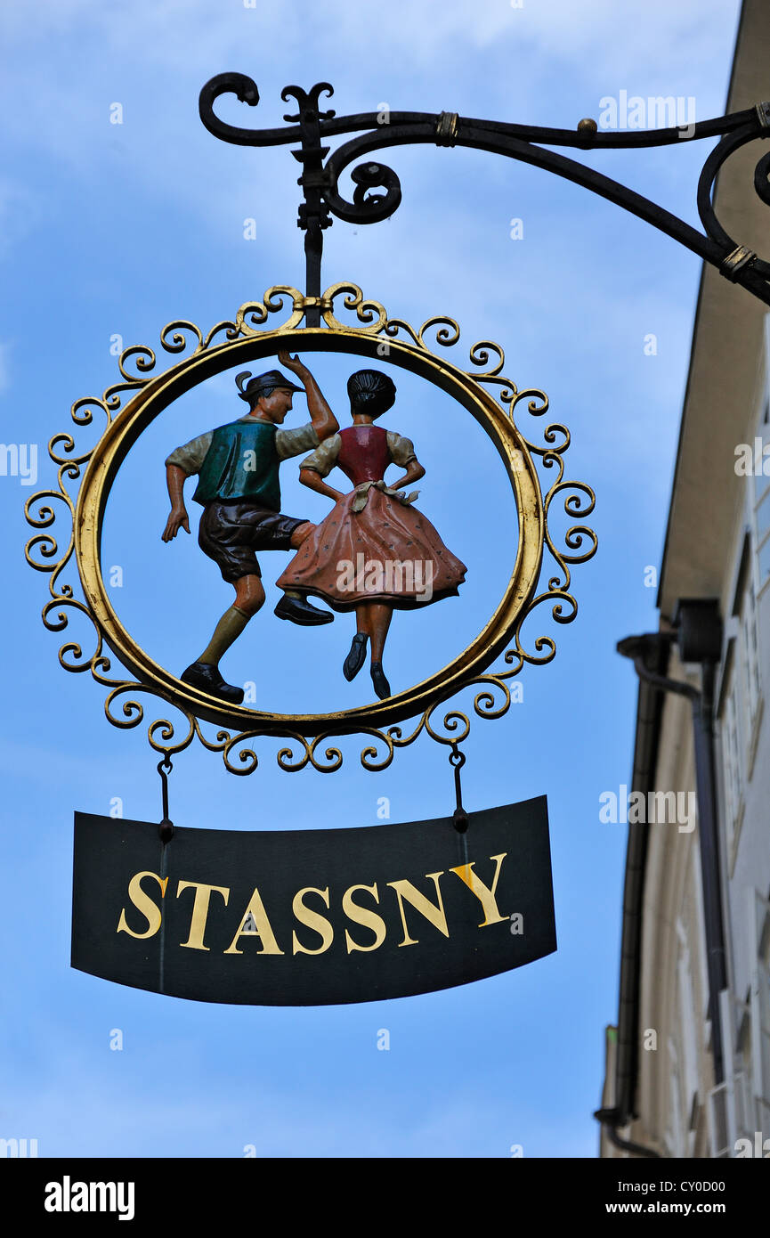 Hanging shop signs hi-res stock photography and images - Alamy