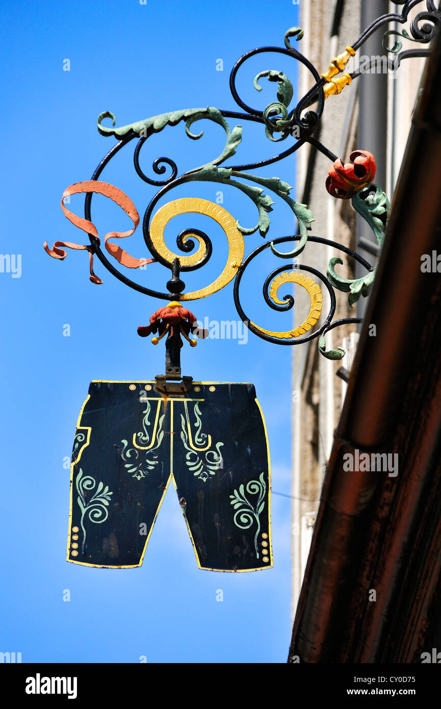 Hanging shop signs hi-res stock photography and images - Alamy