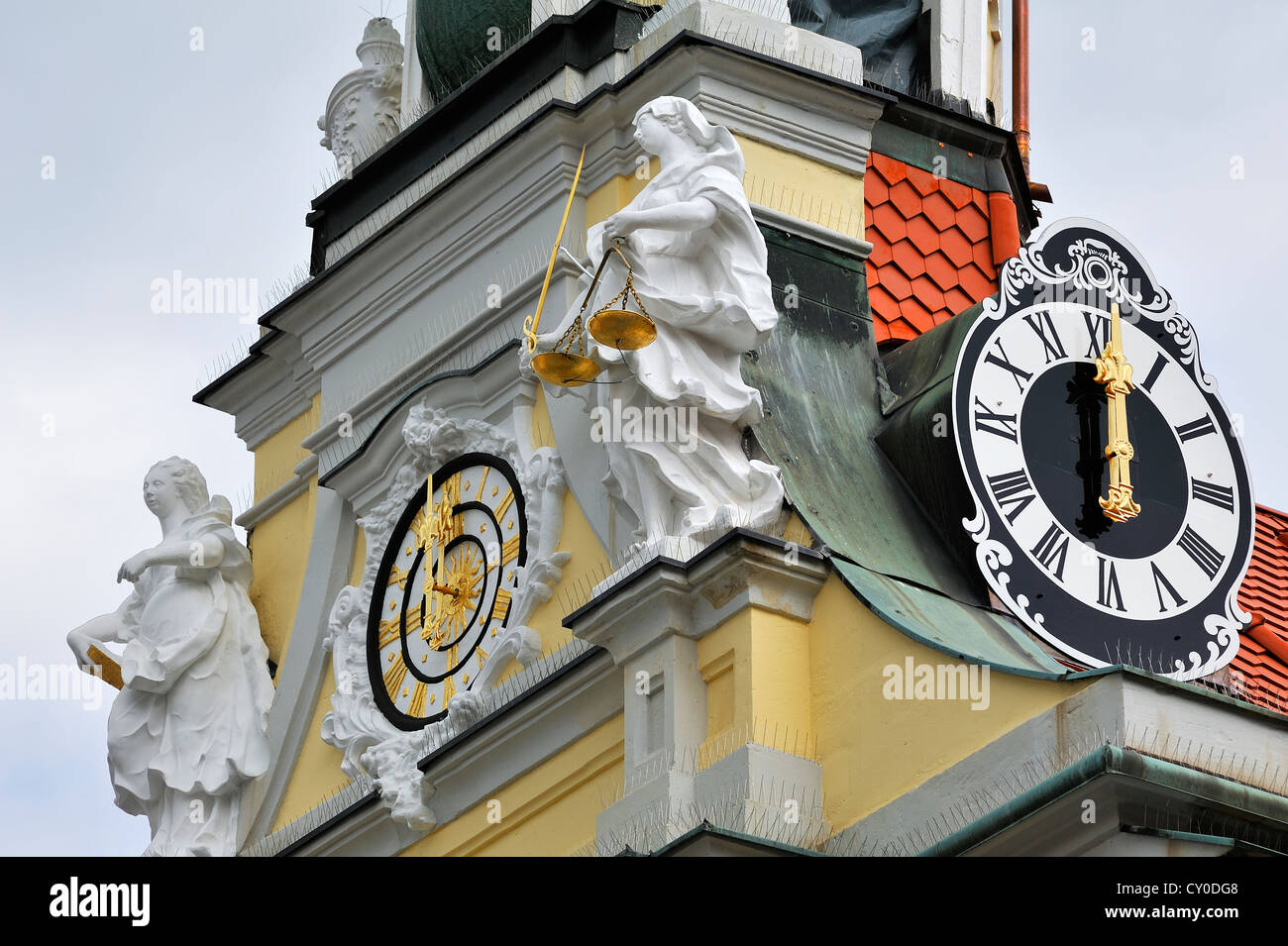 Town clocks hi-res stock photography and images - Alamy