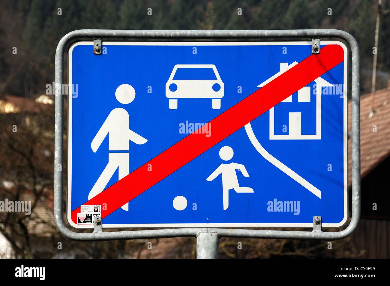 Children playing sign speed limit hi-res stock photography and images ...