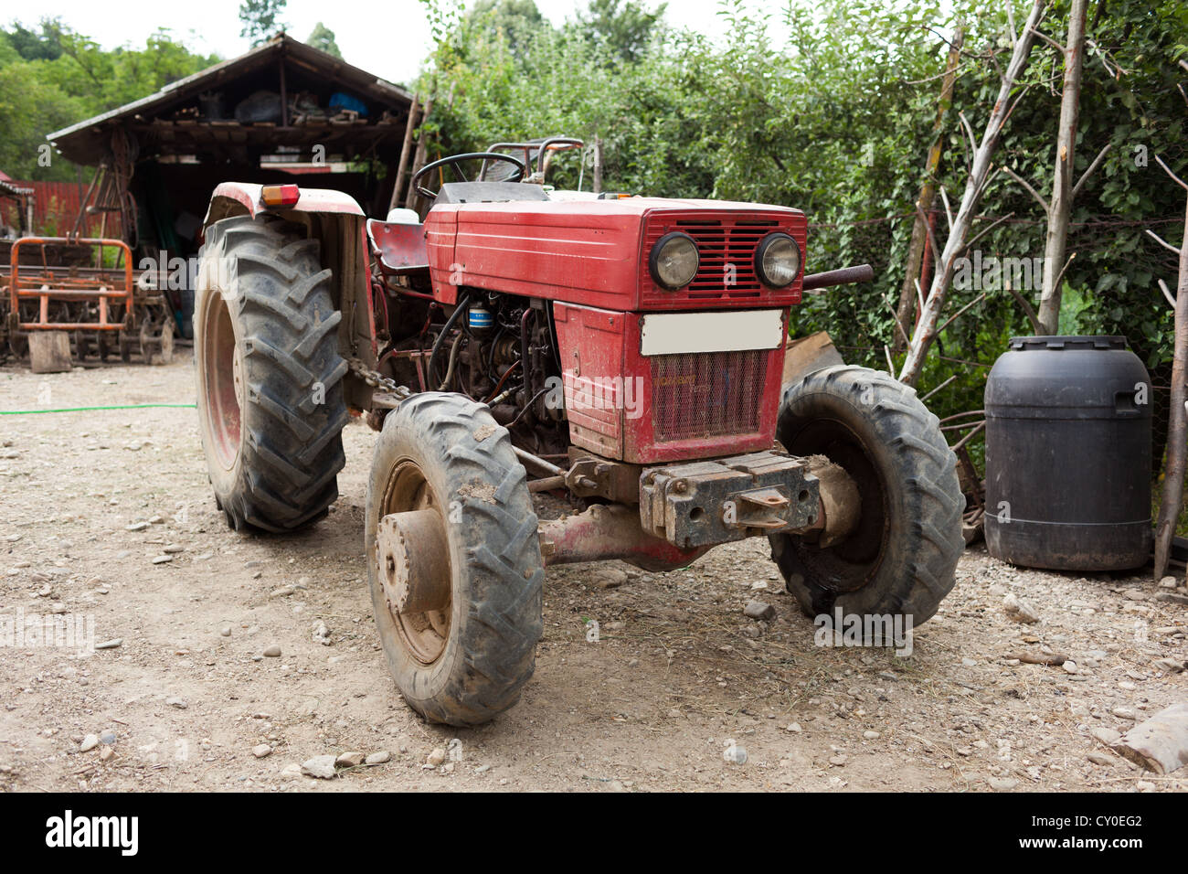 Tractor parked in barn hi-res stock photography and images - Alamy