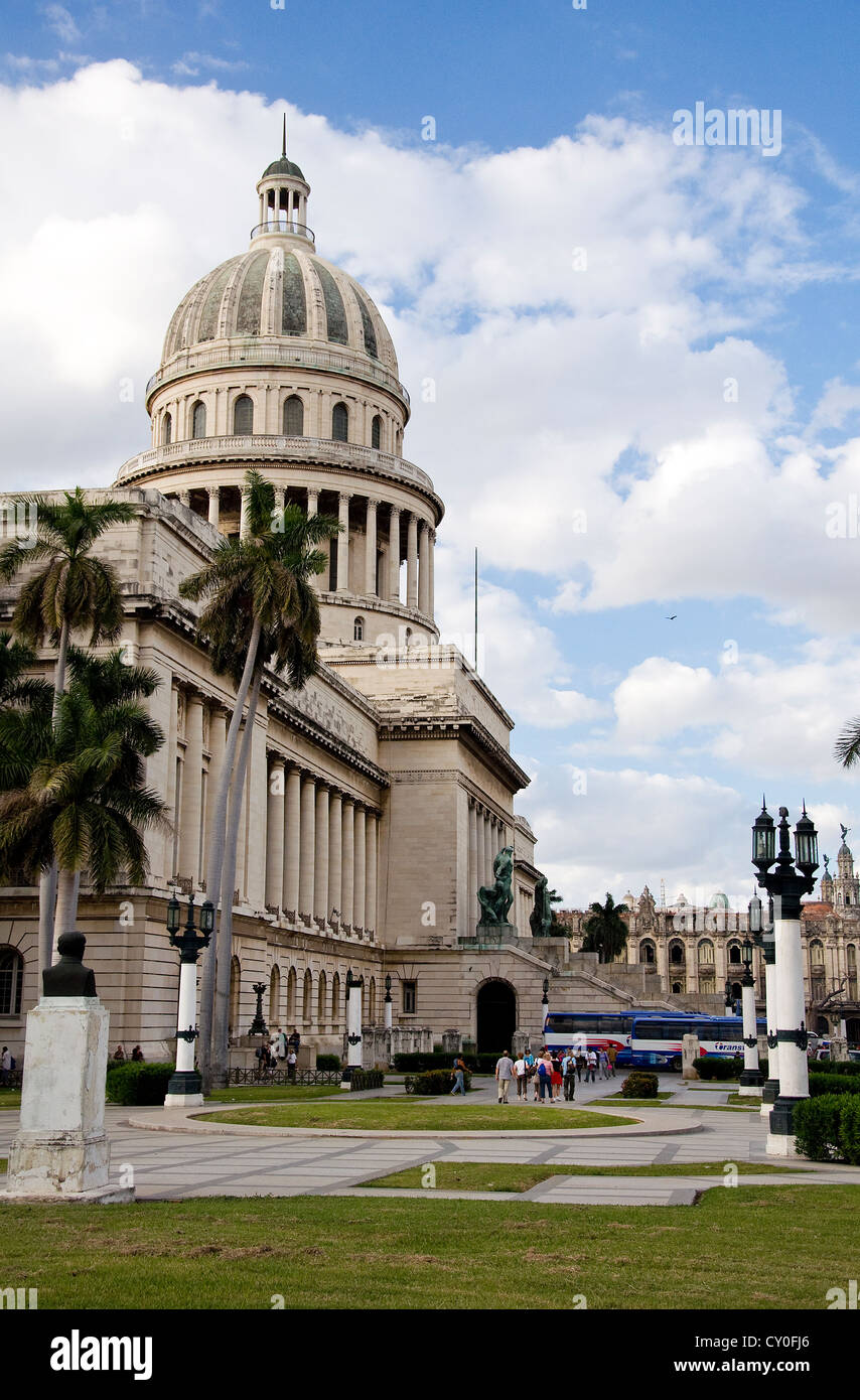 Capitolio flag hi-res stock photography and images - Alamy
