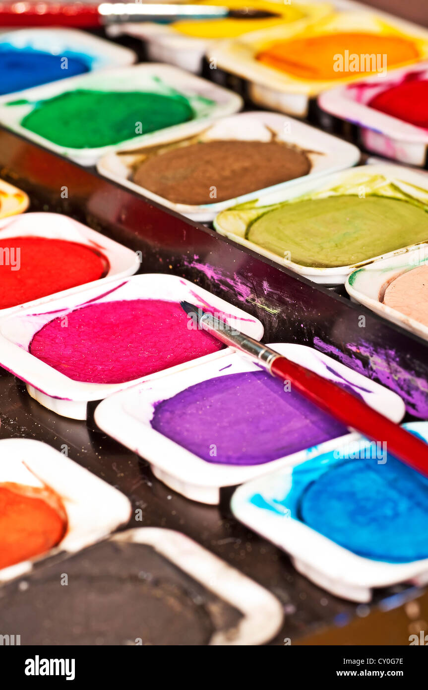 Paint box hi-res stock photography and images - Alamy