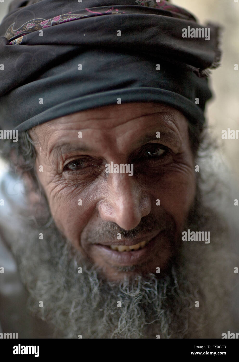 Portrait omani man traditional hat hi-res stock photography and images ...