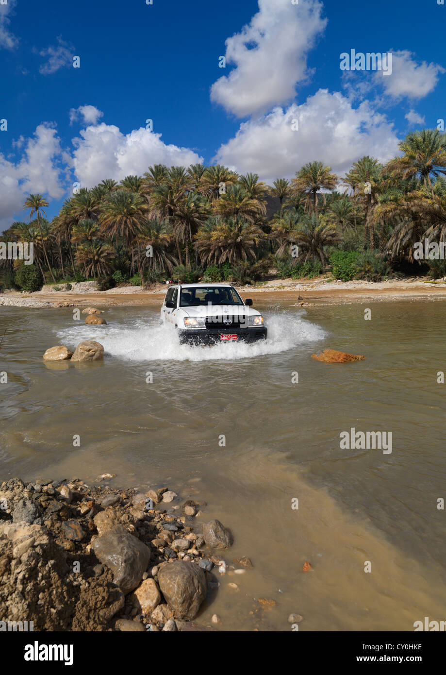 Jeep Crossing The River, Wadi Bani Khalid, Oman Stock Photo - Alamy