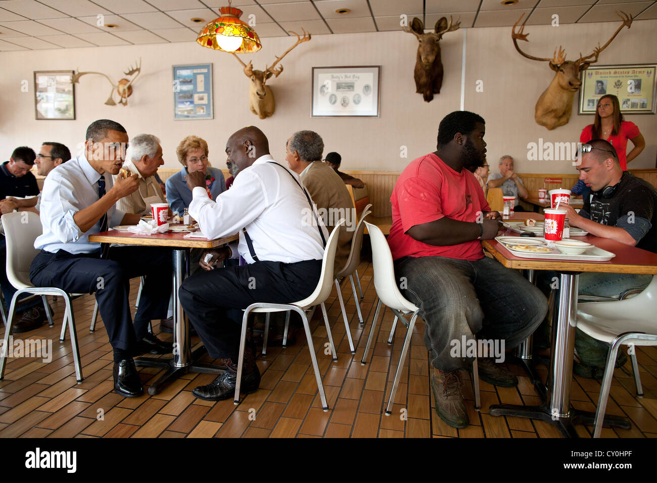 US President Barack Obama has lunch with Toledo Mayor Michael Bell at ...